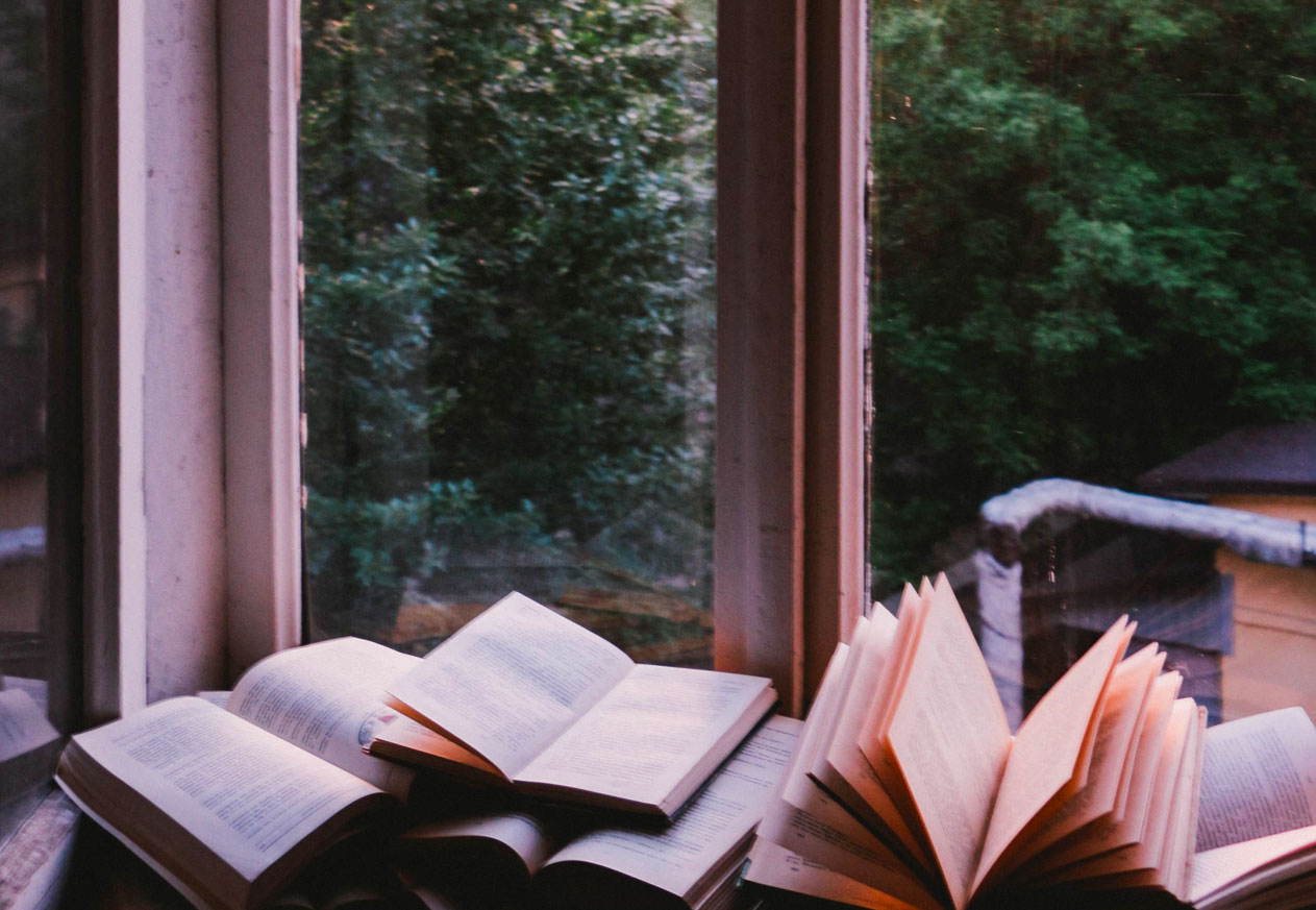 8 tips on How to Get Out of a Reading Slump | Books and Moods